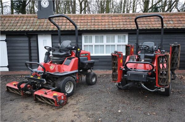2009 Hayter LT324 4WD triple cylinder ride on mower golf course park ...
